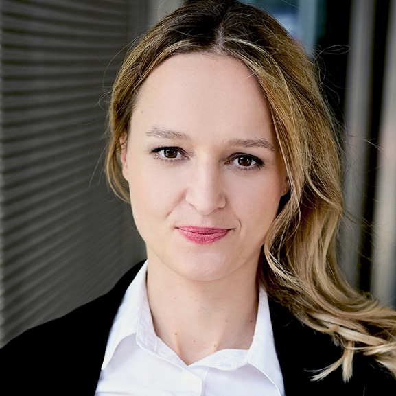 Isabella billingual German English Moderator Host TV Presenter Berlin ...
